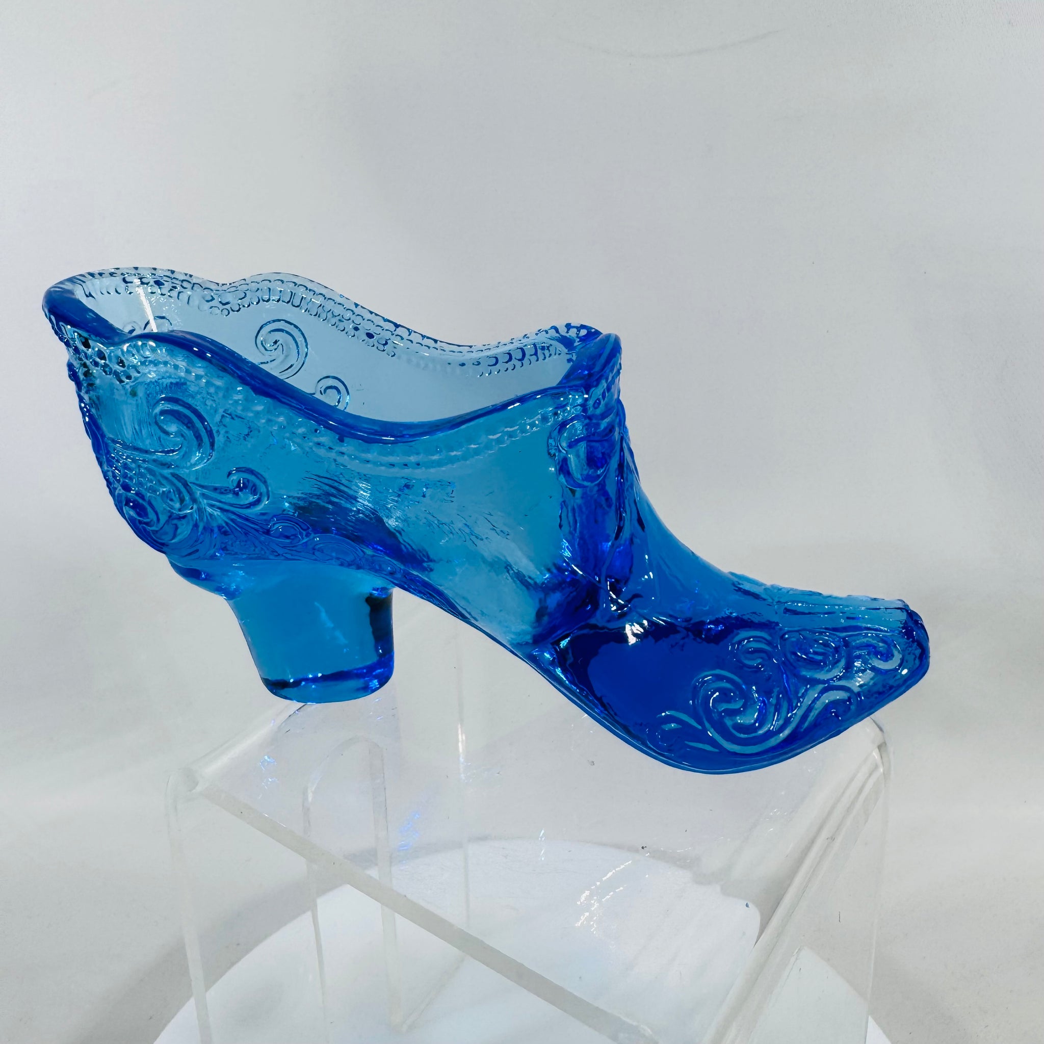 Fenton Twilight Blue Glass Slipper | Vintage Glass Decor - Reading Vintage
